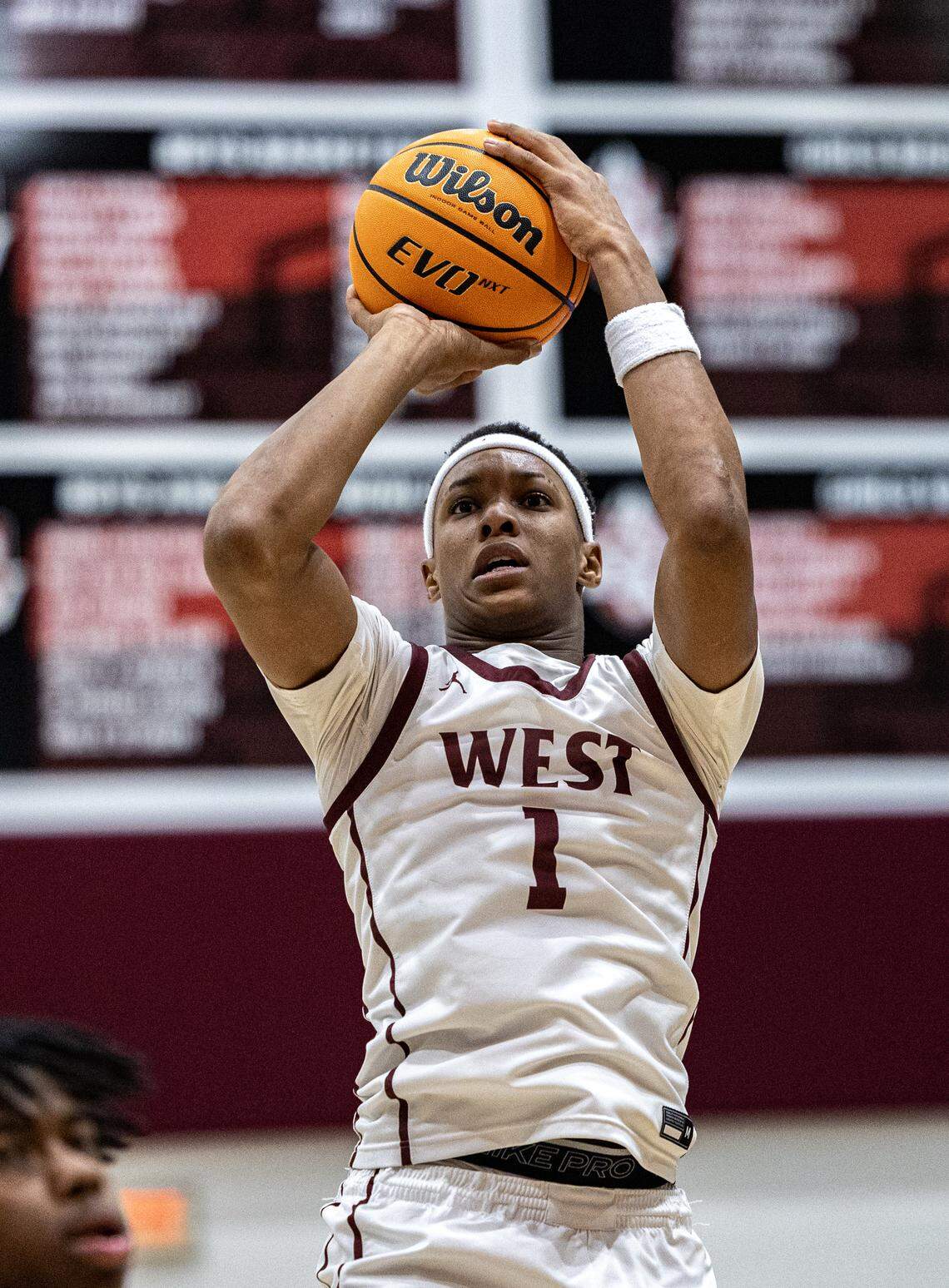 A late-comer to basketball, Belleville West's Lloyd is suddenly a D-I ...