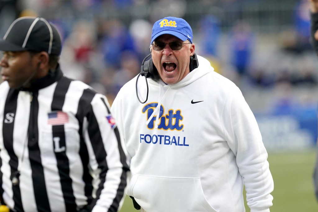 Complete 2025 college football bowl games, playoff predictions and picks