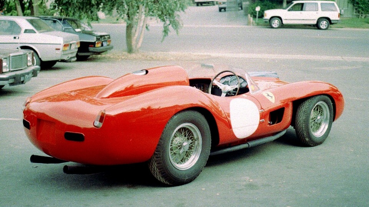 7 autos clásicos que hoy valen millones y pocos saben dónde están