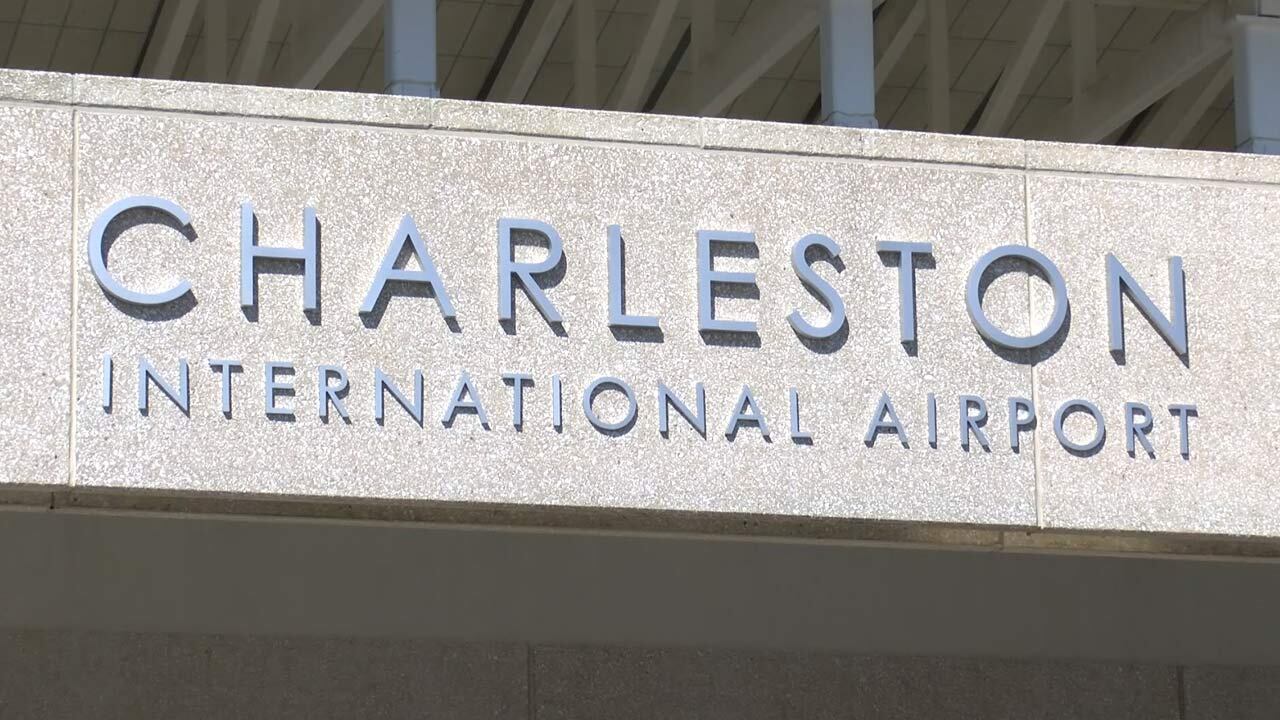 Military plane lands with collapsed nose gear at Charleston ...