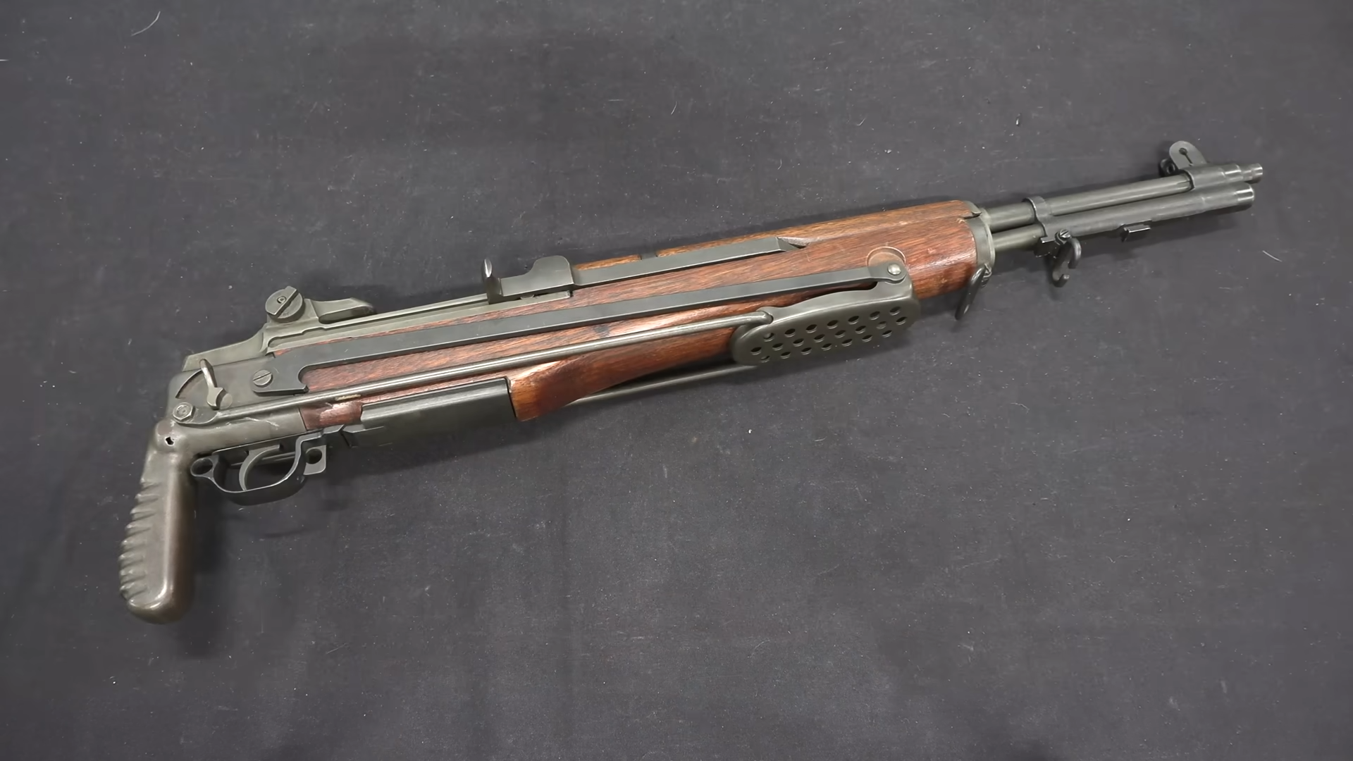 This airborne prototype pushed rifle design too far