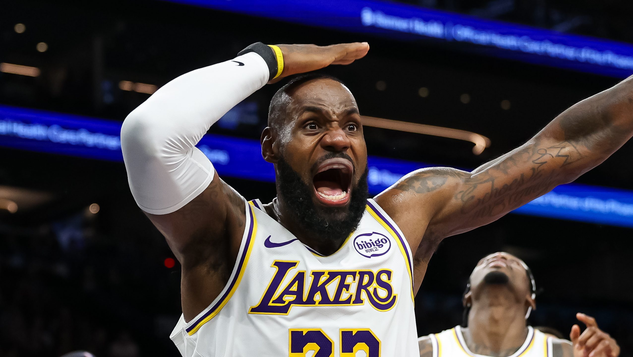 Lakers LeBron James admits he watches more golf than basketball