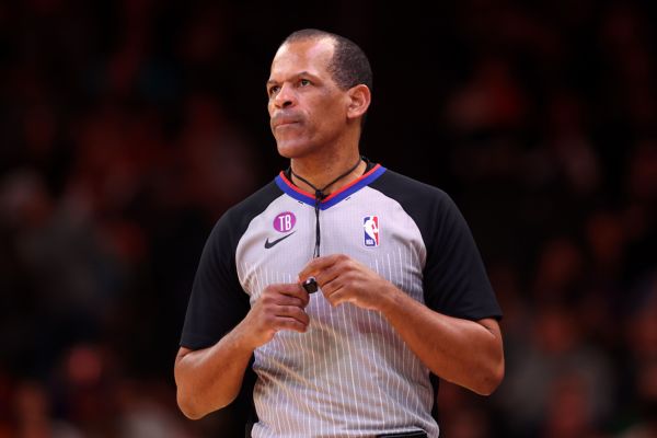 Ex-NBA ref Eric Lewis reinstated as G League official