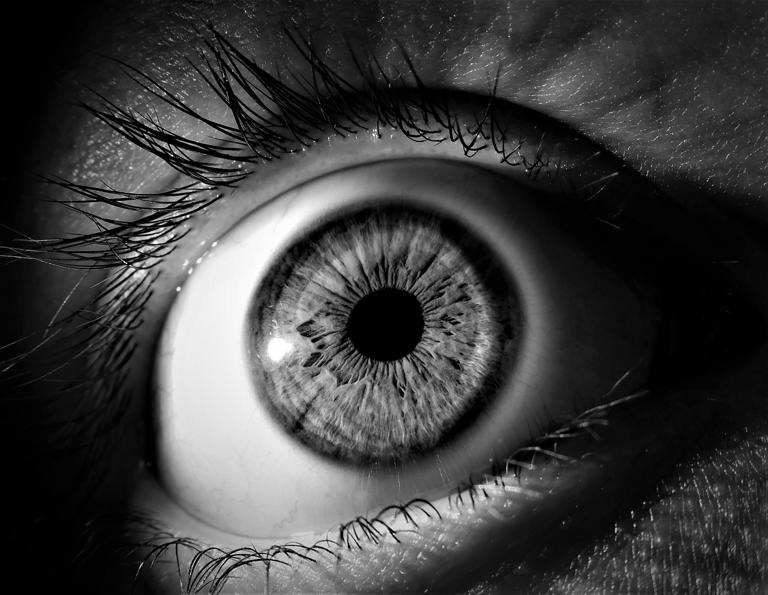 Sanpaku eyes explained: Why the internet links them to psychopaths ...