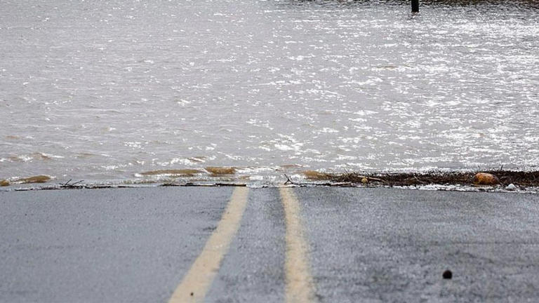 Level 1 'Be ready' flood alert issued near Salem