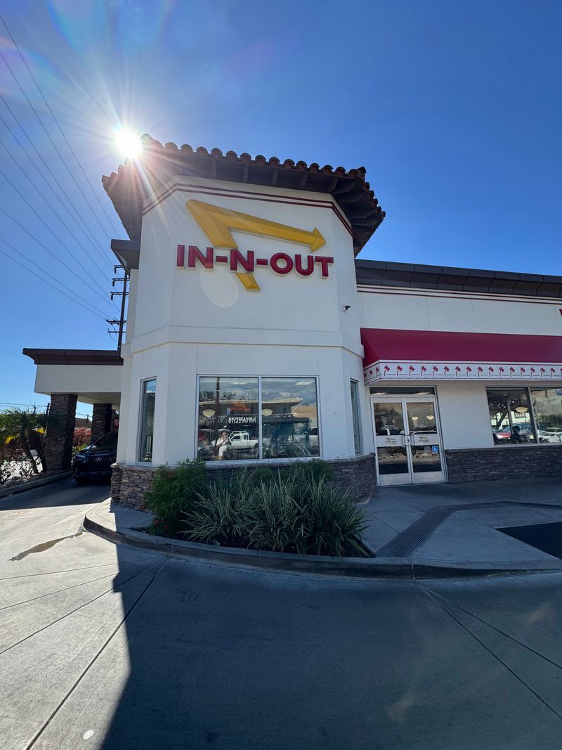 According to former employees, these 19 restaurant chains care most ...