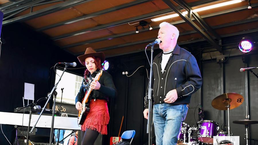 Tra Quartu e Cagliari, un sabato prima di Natale a tutto rockabilly