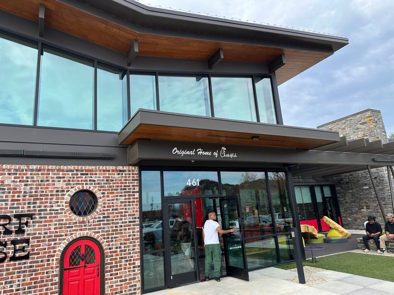 According to former employees, these 19 restaurant chains care most ...