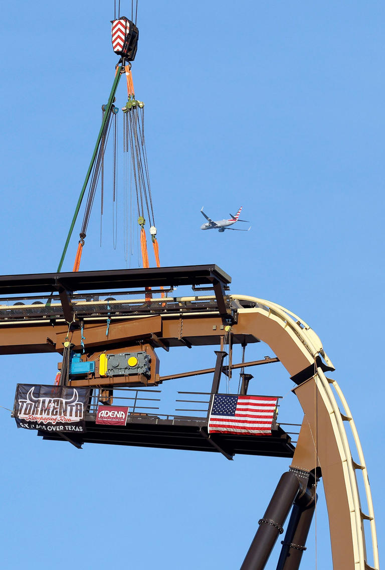 Construction for Six Flags’ record-breaking coaster Tormenta Rampaging ...
