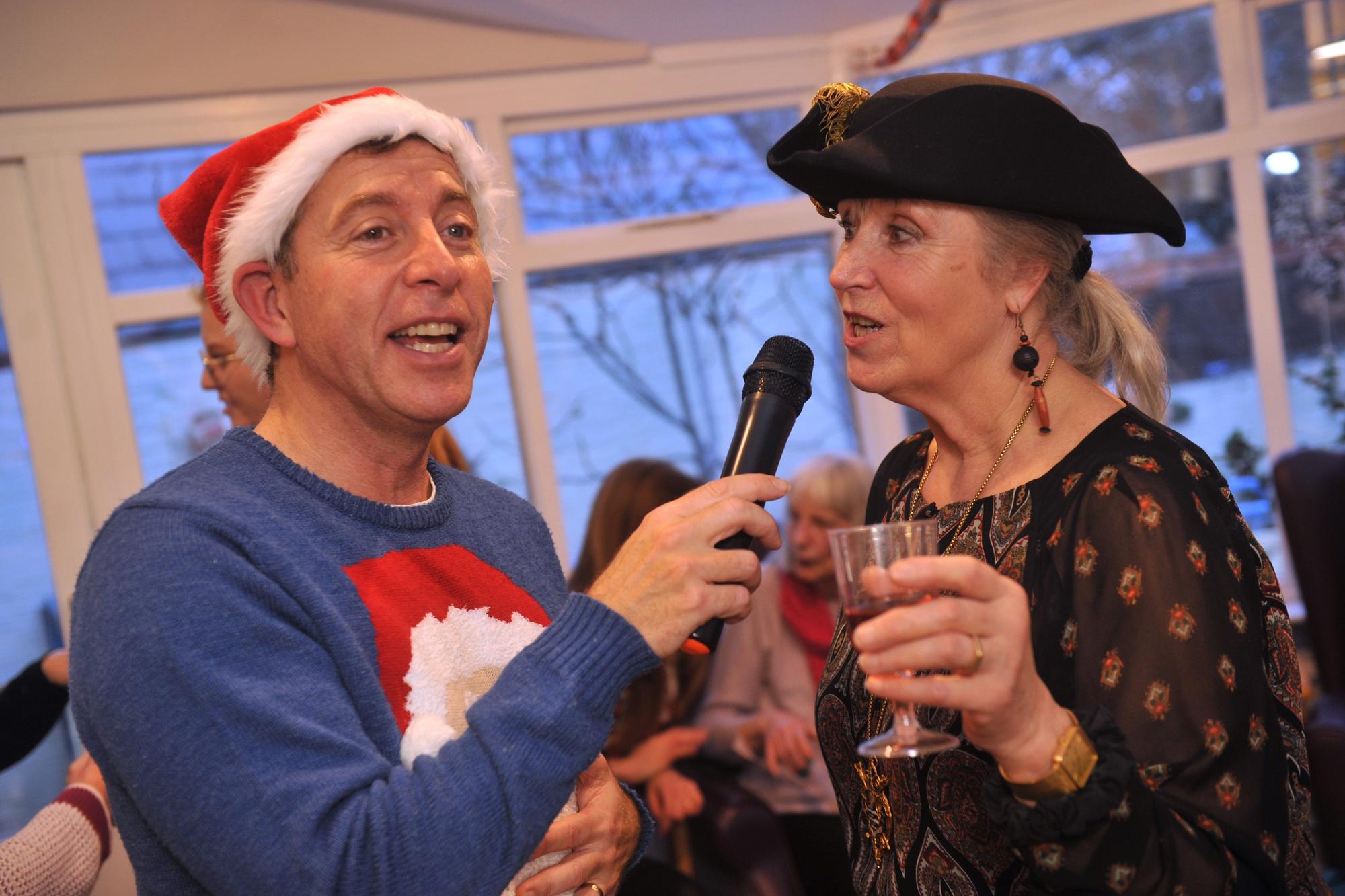 Rat Pack singer joins Worthing care home residents and carers for ...