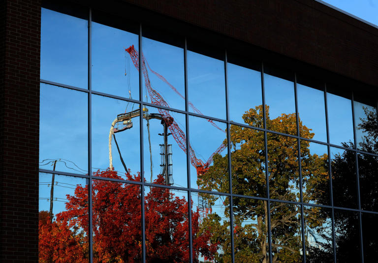 Construction for Six Flags’ record-breaking coaster Tormenta Rampaging ...