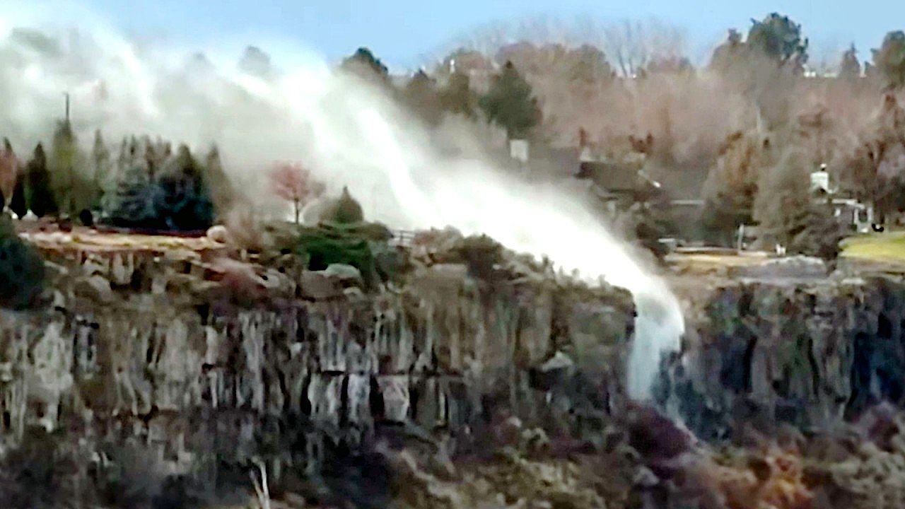 Extreme winds force rare phenomenon at iconic US waterfall
