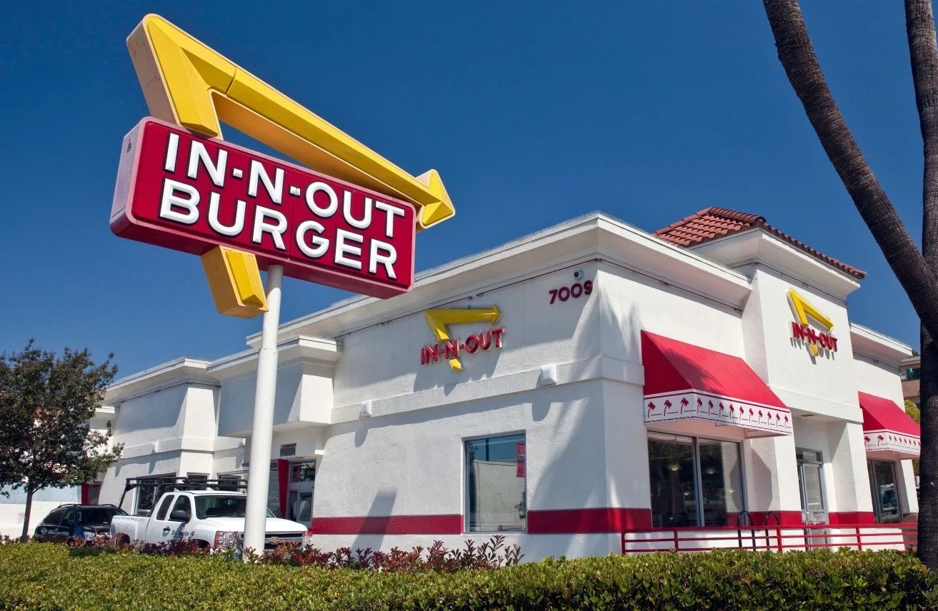 Is In-N-Out Burger open on Christmas 2025?