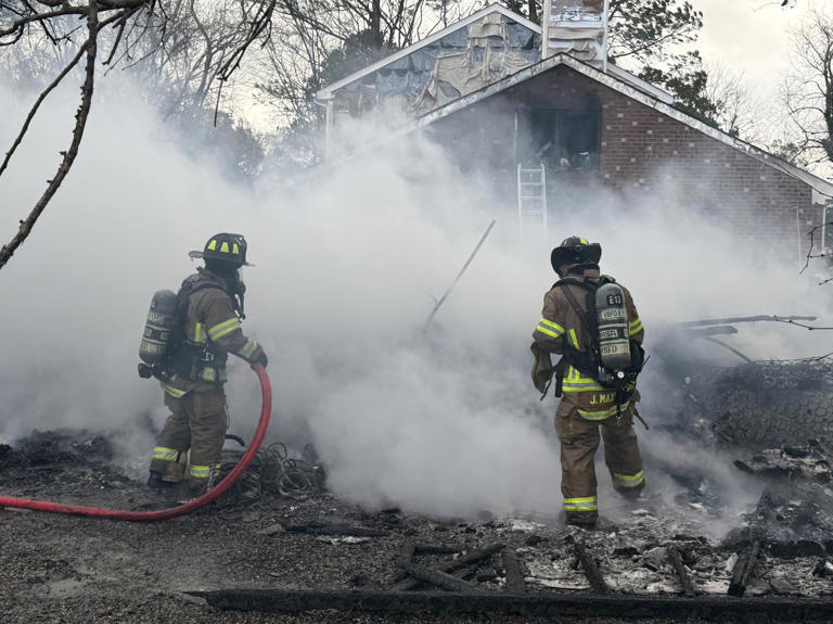 Structure fire closes 900 block of Long Ridge Road intersection