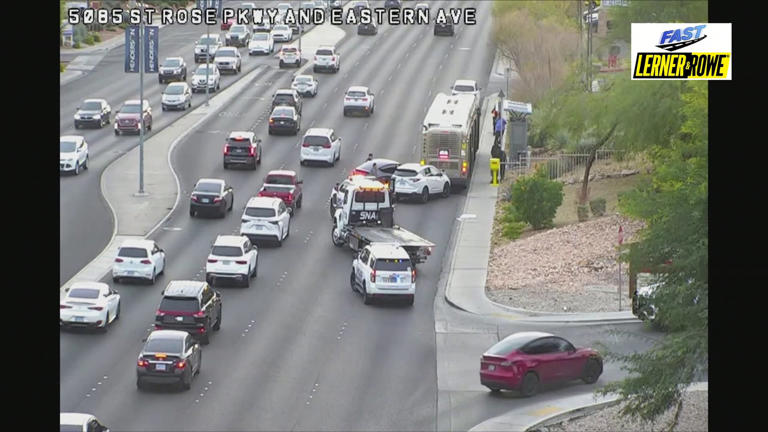 Driver arrested on DUI charges after three-vehicle crash in Henderson