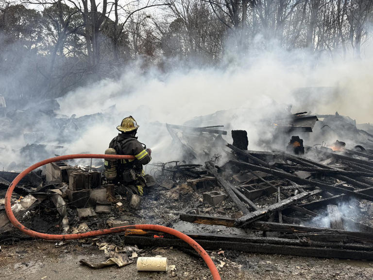 Structure fire closes 900 block of Long Ridge Road intersection