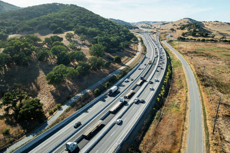 Here's when Highway 101 carpool lane hours are changing