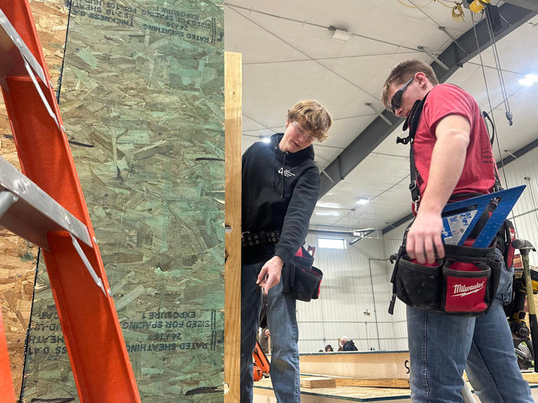 Yankton students build home for Habitat for Humanity