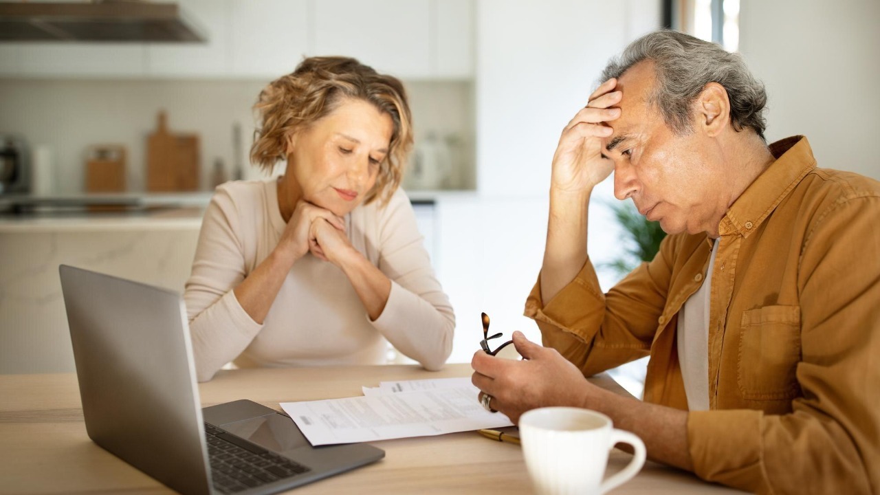 Rates may fall again in 2025, annuity shoppers face a trap