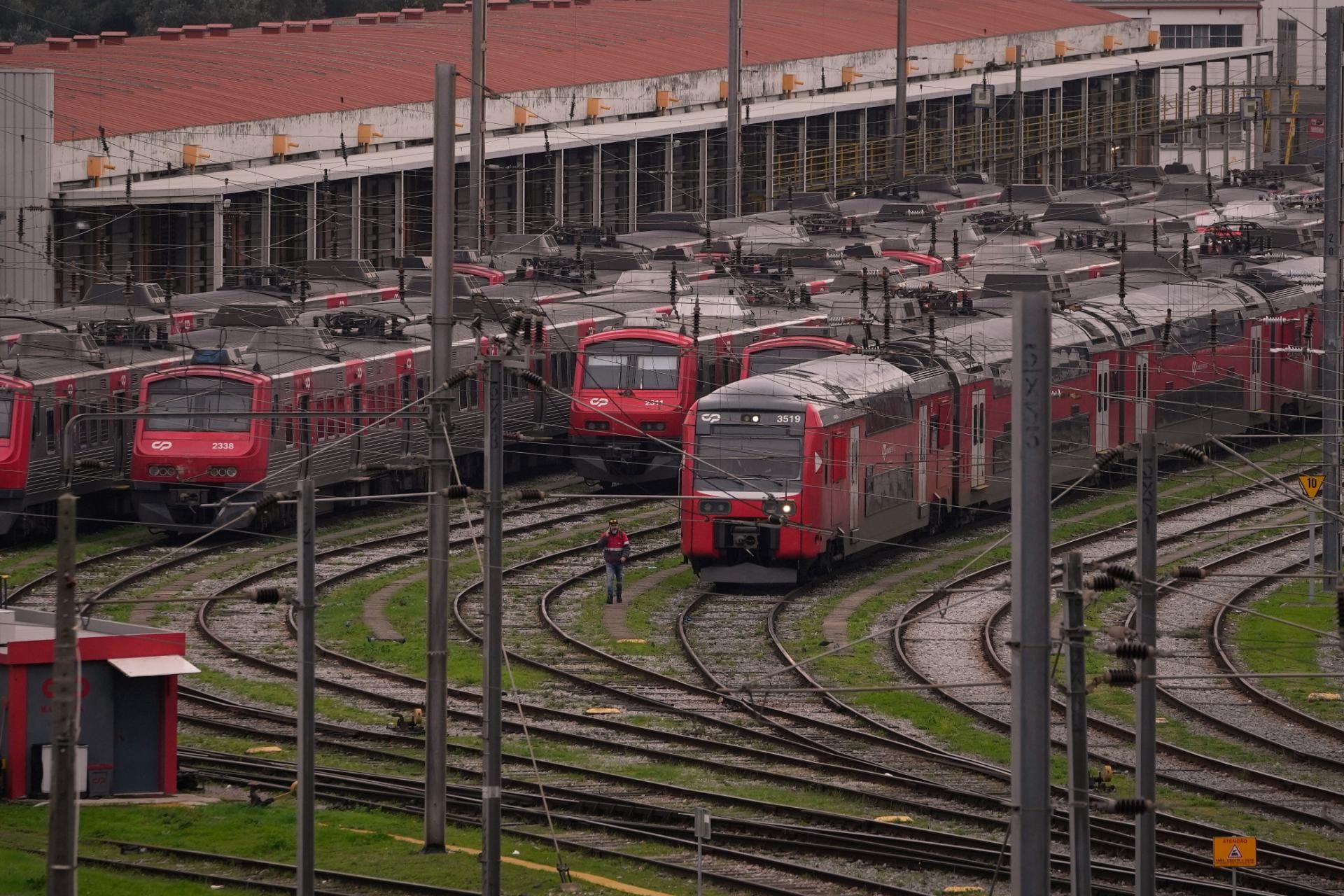 Andam a 300km/h e Portugal vai ter 20: Governo compra automotoras de ...