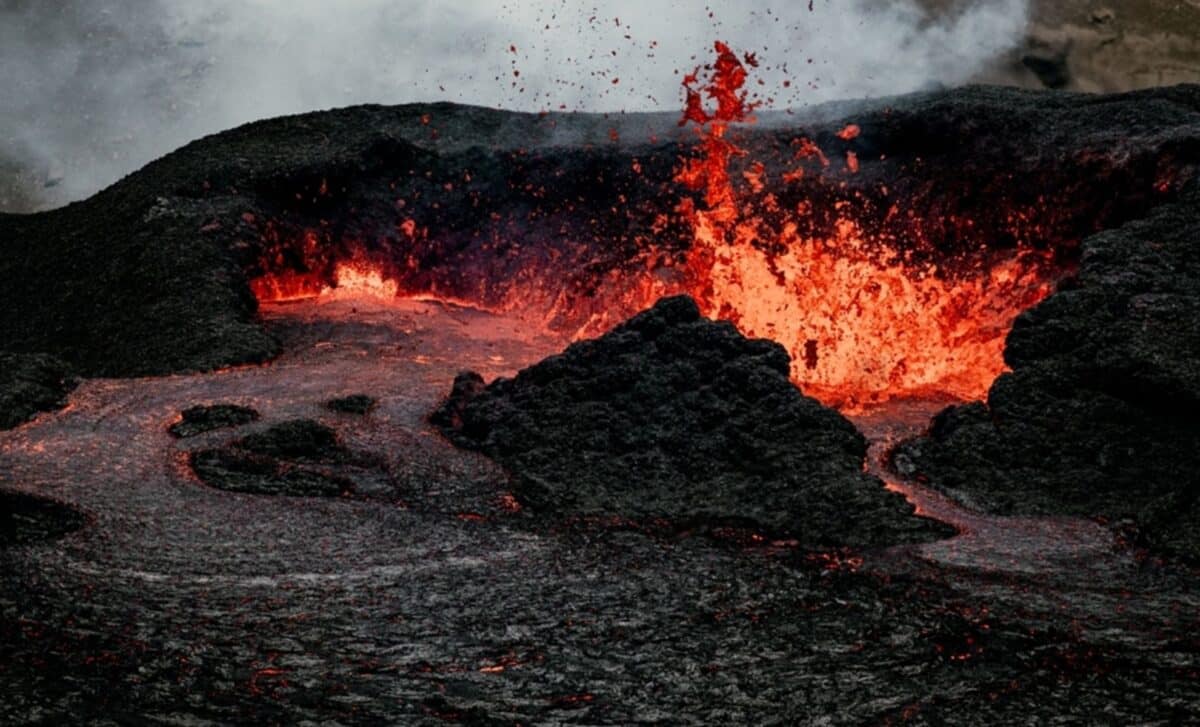 Scientists just uncovered the Moon’s hidden volcanic activity – here’s ...