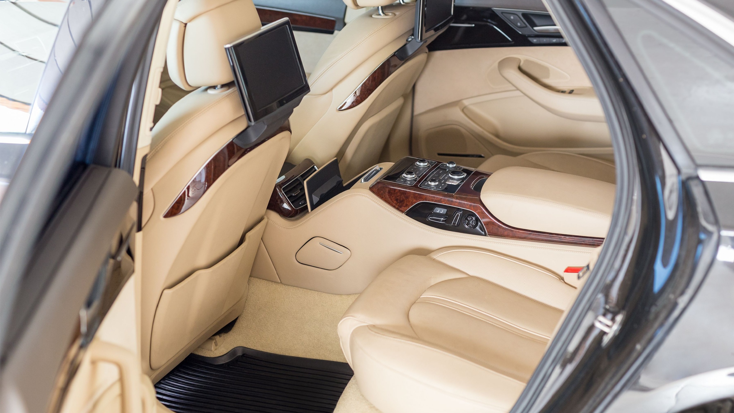 11 modern car features that make life easier