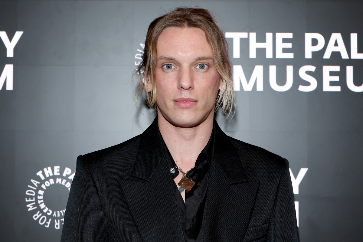 Stranger Things' Jamie Campbell Bower reveals the meme he cannot quit ...