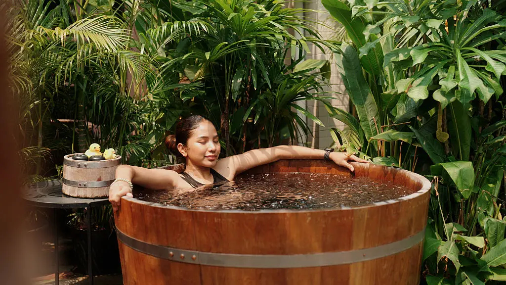 13 cold therapy essentials: Ice baths, cryo spas, safety, and science