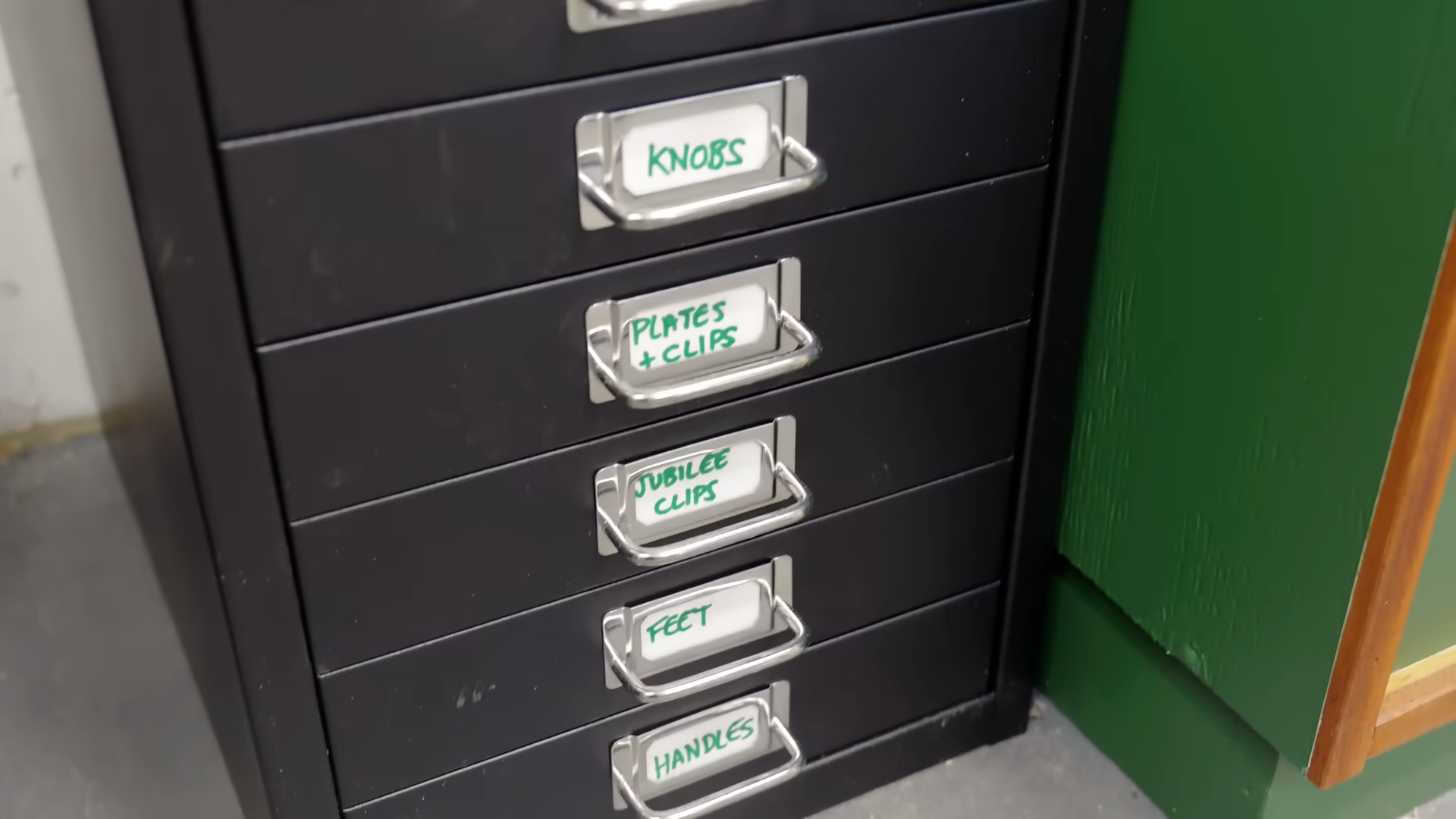 Having the right tools for DIY is crucial - so I polish my workshop for ...