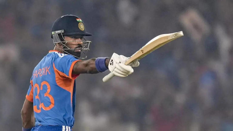 IND vs SA: Hardik Pandya goes full throttle in 5th T20I; hits 16-ball fifty