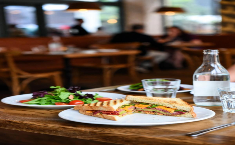 Why eating dinner too late in winter could be hurting your sleep and ...