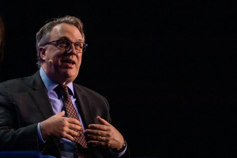 US Fed official says no urgency to cut rates, flags distorted data