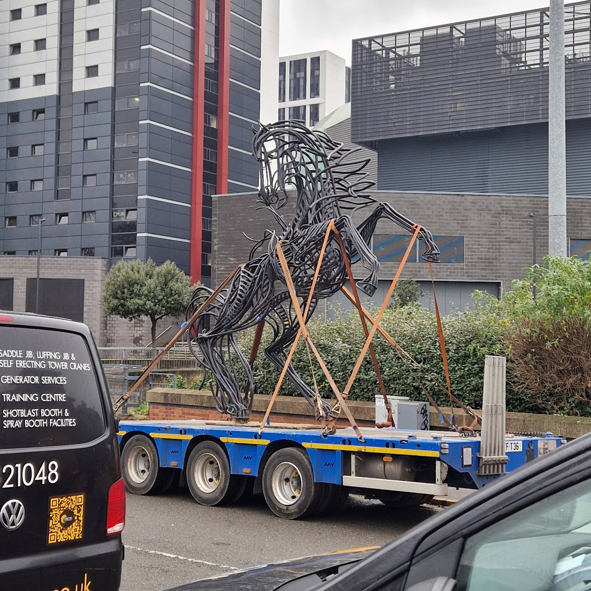 'Iconic' Leeds horse sculpture removed from site outside former Lloyds ...
