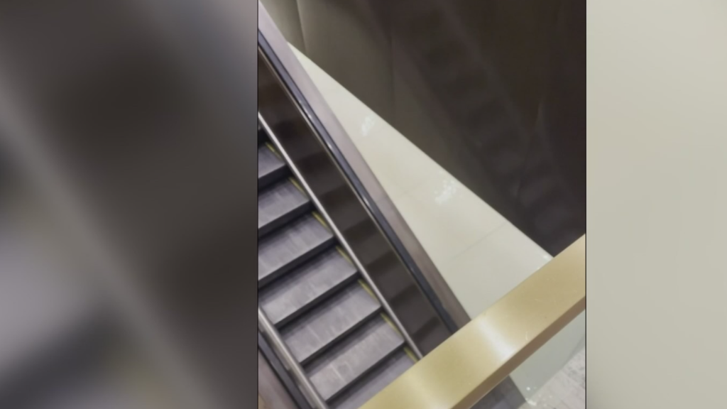 Water leak shuts down Cook County building in downtown Chicago