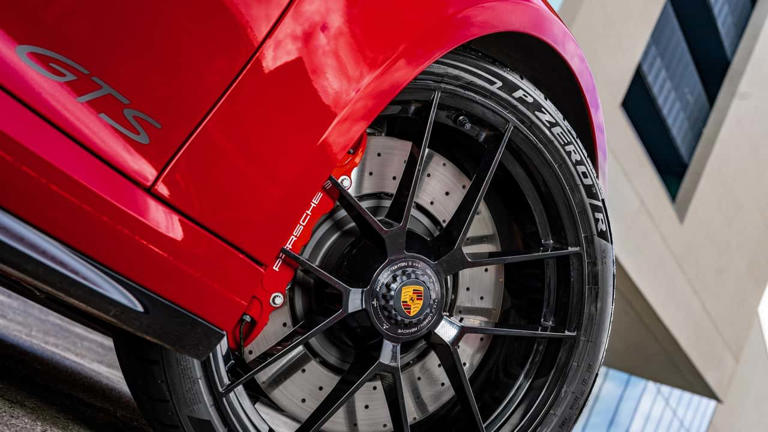 Pirelli Cyber Tyre, premiata la gomma che parla con le auto