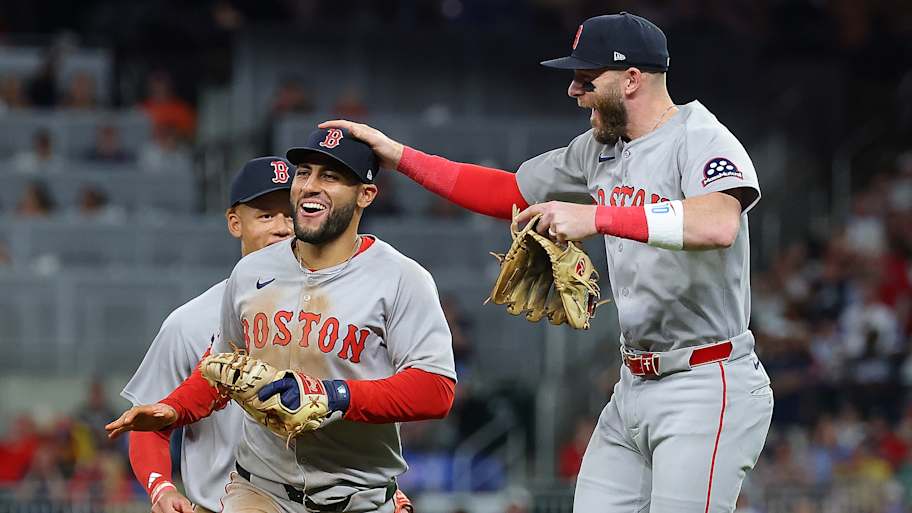 Royals sign Red Sox's 2025 folk hero first baseman to minor league deal