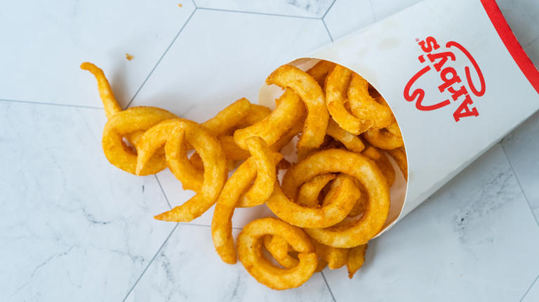 4 fast food chains with curly fries on the menu