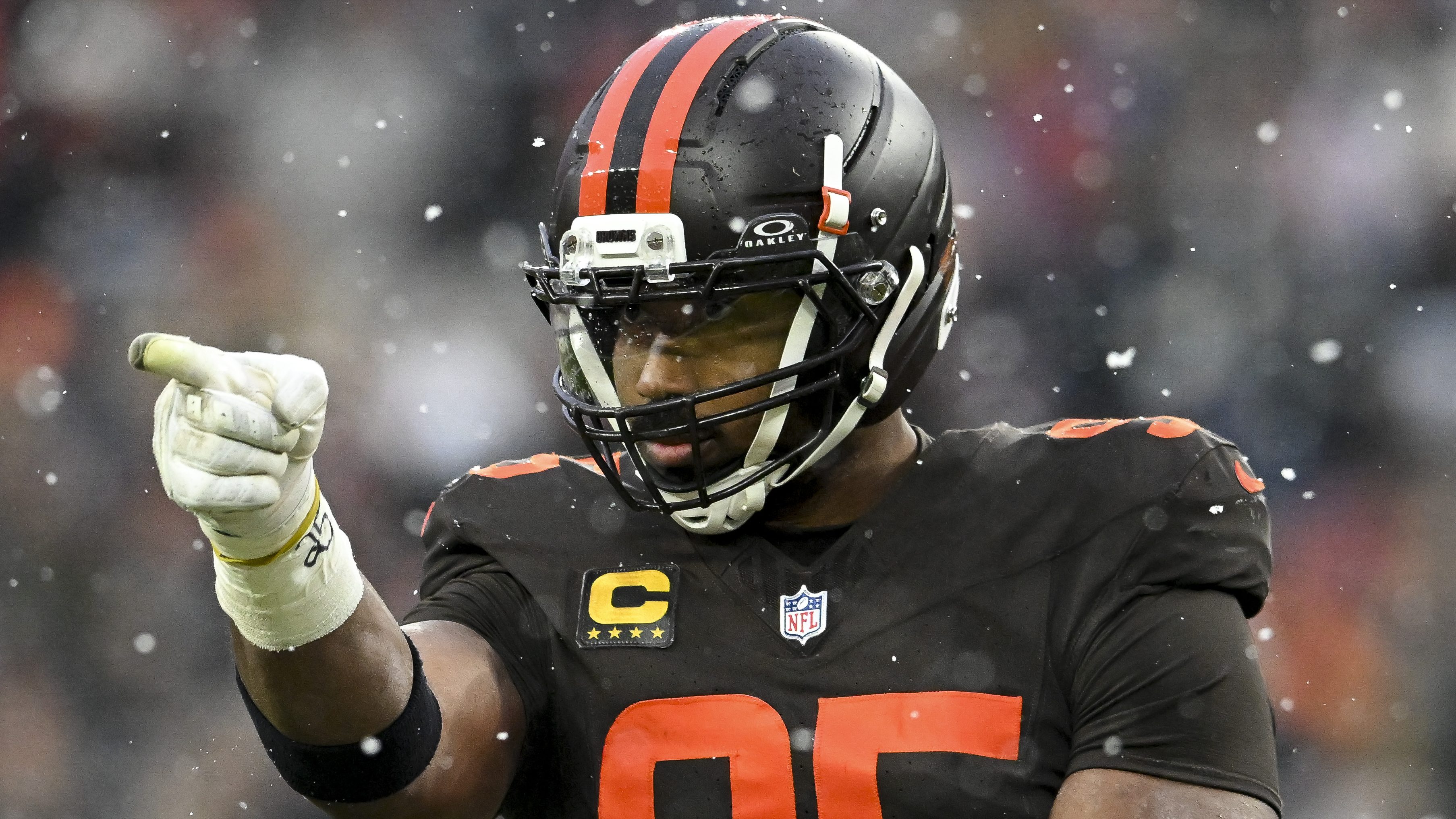 Browns’ Myles Garrett delivers clear message to Bills QB Josh Allen
