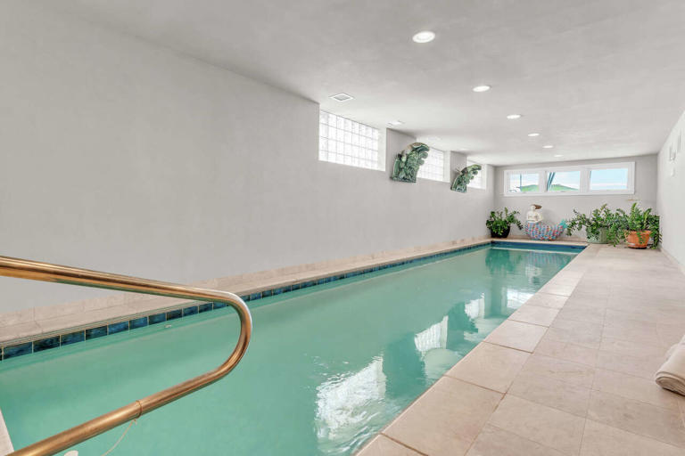 Connecticut home of Tony Award winner listed for $3.95 million