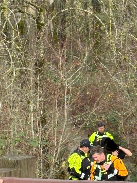 Video: Homeless campers rescued from flooded Sandy River
