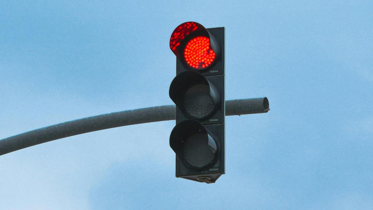 A fourth color added to stoplights? Researchers say we need one