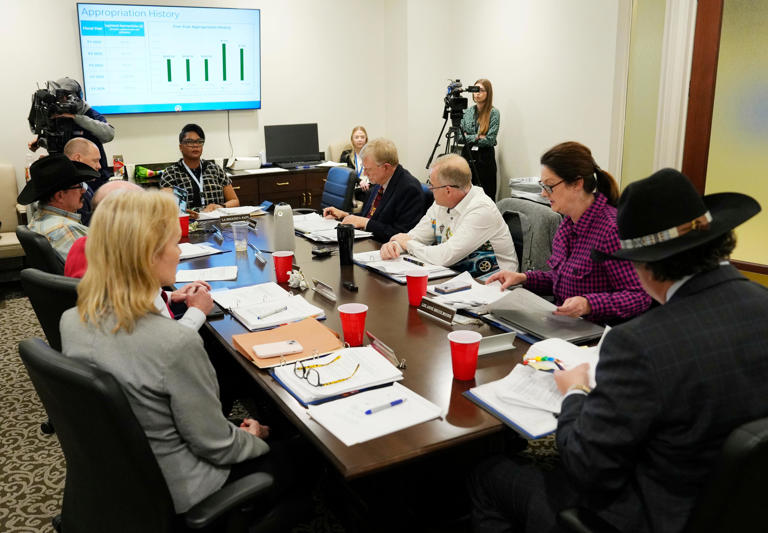 Ethics Commission halts plan for new campaign finance site; AG ...