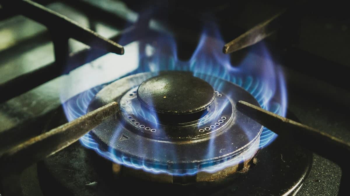 New York cuts ‘100-foot rule’ for gas hook ups