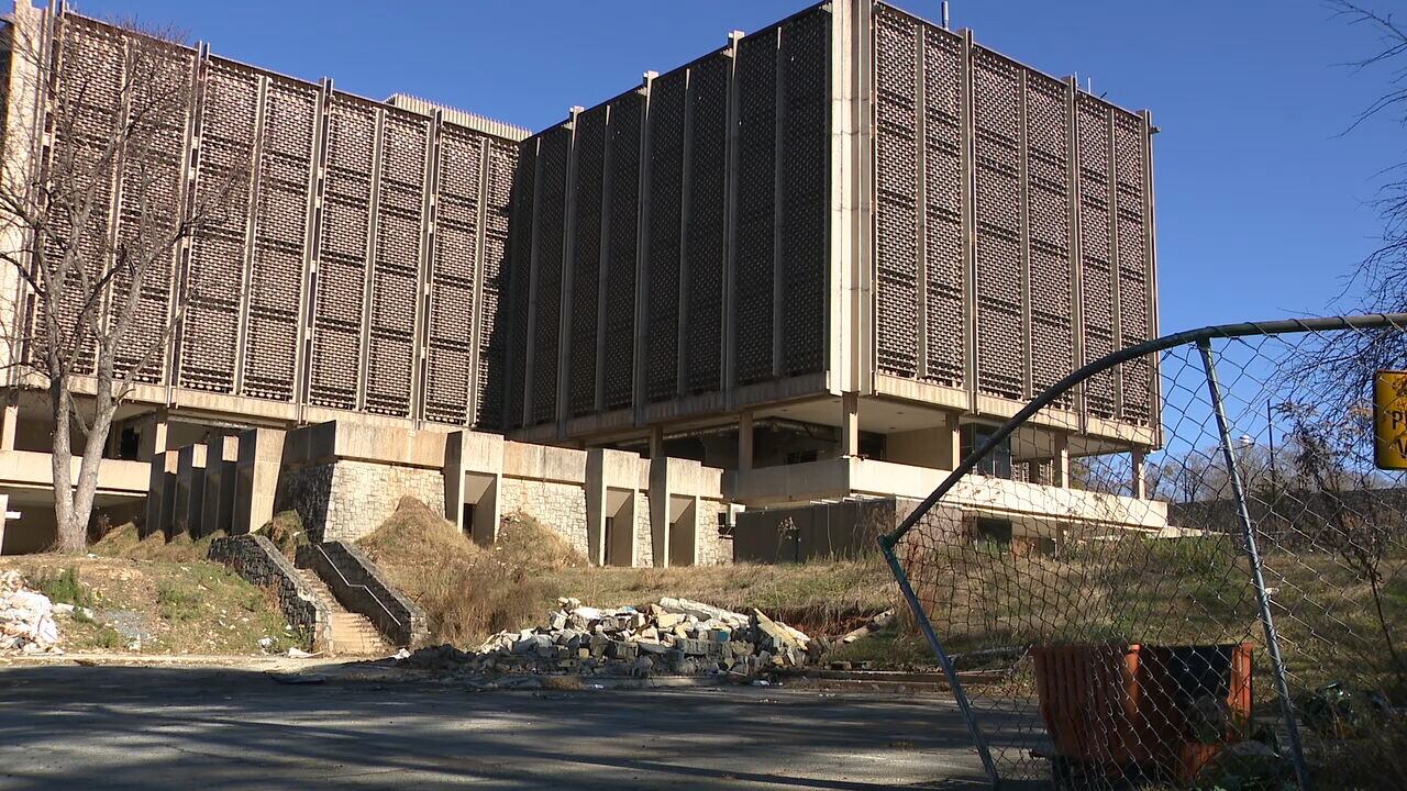 Friends call woman who fell to her death from 'Stranger Things ...