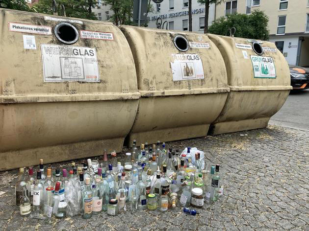 Kampf gegen Flaschenmeer – Münchens OB ermahnt Entsorger: Mehr Sauberkeit!