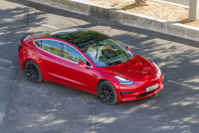 Tesla unveils game-changing new feature that will make drivers' lives ...