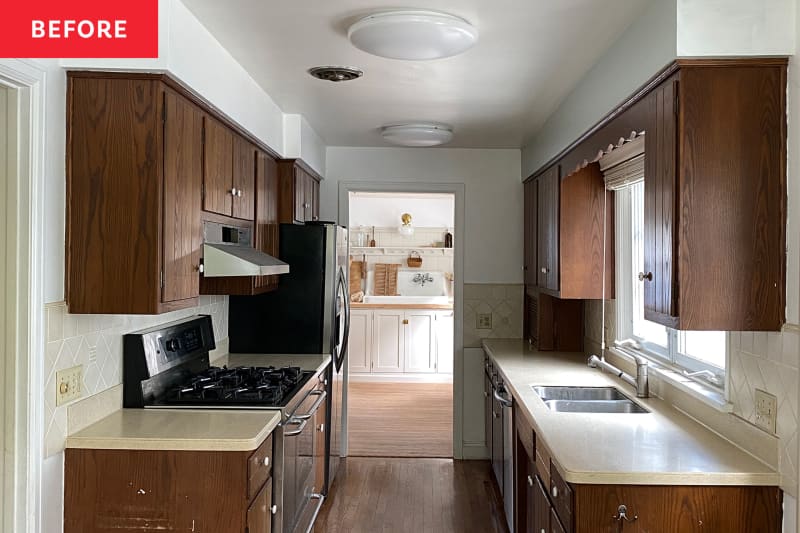 One genius DIY made this tiny kitchen work for a family of 7 - just ...