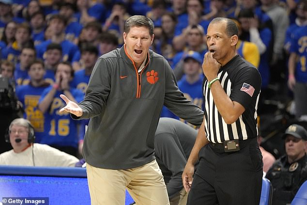 NBA reinstates disgraced referee two years after he retired in the wake ...