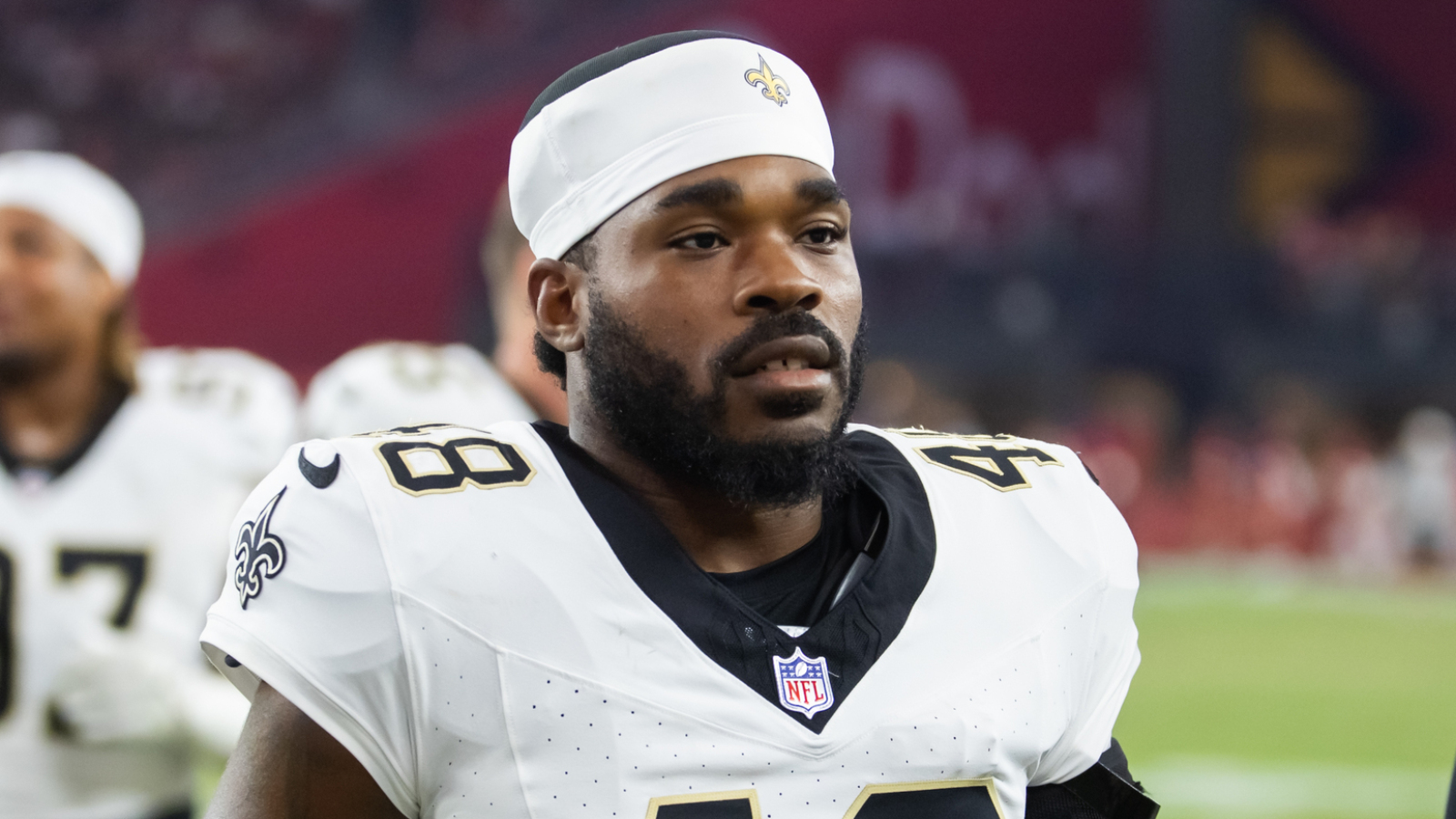 Bucs sign defensive back, cut linebacker