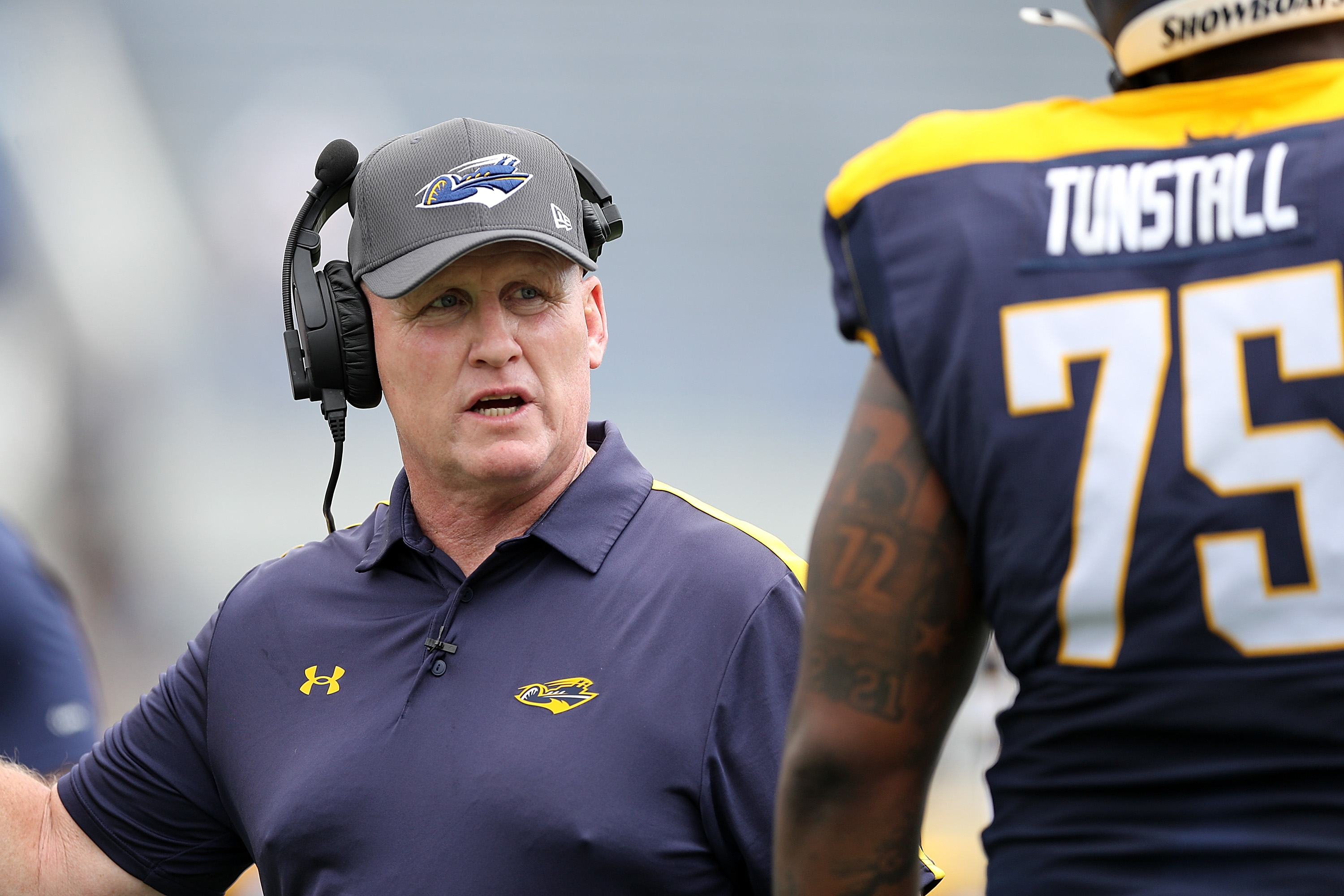 Rutgers hires Jim Turner as offensive line coach